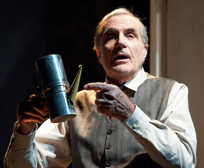 L'addio a Carlo Giuffré, l'omaggio del Governatore De Luca - Nuova Irpinia